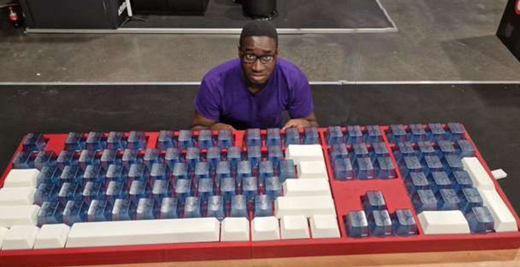 YouTuber Crafts a Giant Keyboard After Razer Declines to Sell Him One ...