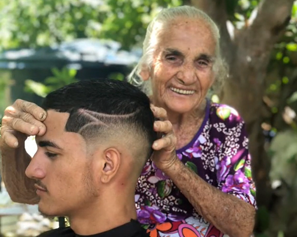 90-Year-Old Grandma Amazes TikTok With Stylish Haircuts She Gives to ...